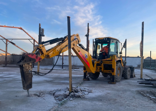 Hire a JCB 3CX