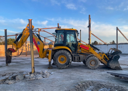 Hire a JCB 3CX